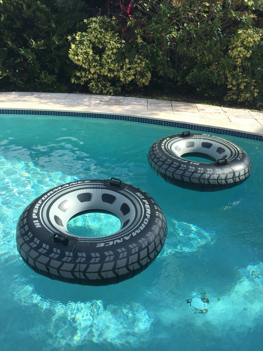 Tire Tube Pool Float 115 cm – Heavy-Duty Inflatable Swim Ring with Han ...